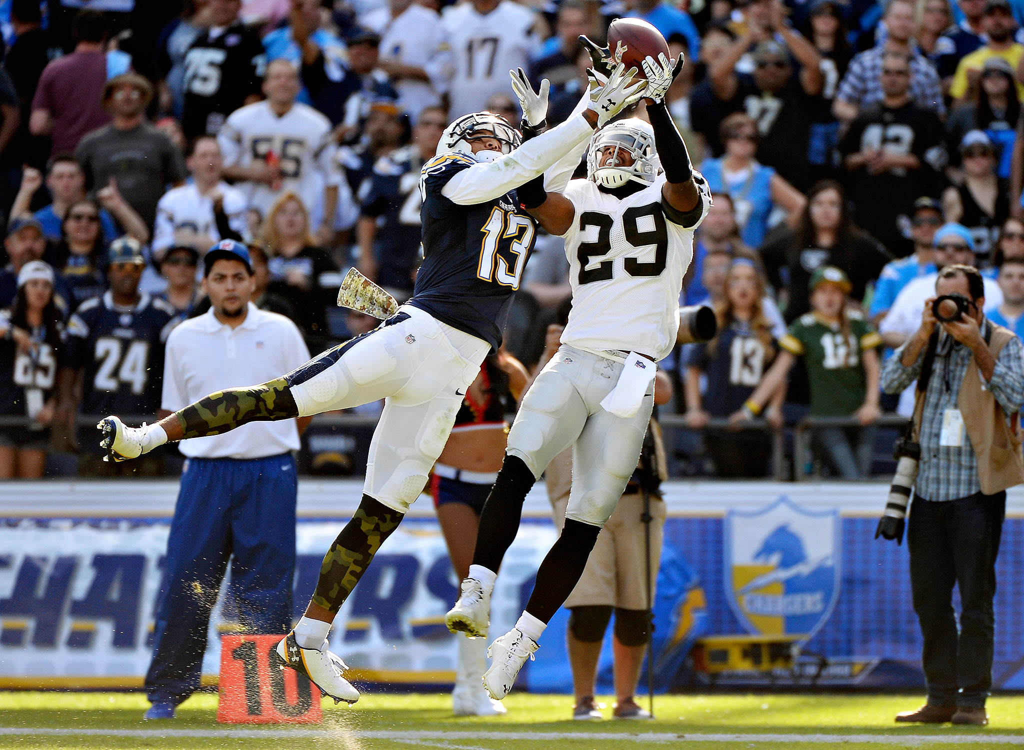 Keenan Allen - The Week in Pictures: November 10-November 16, 2014 - ESPN