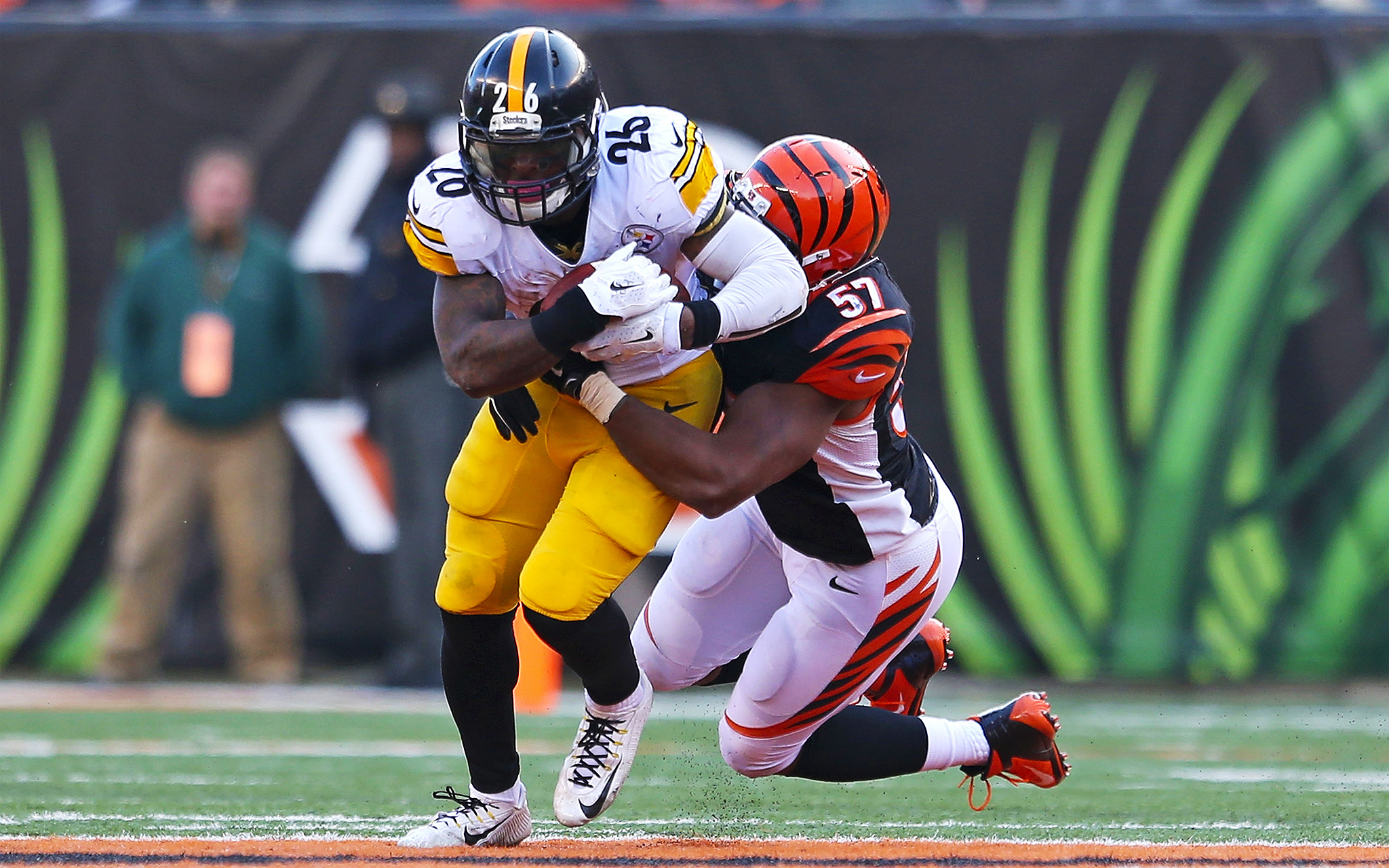 Le'Veon Bell Tough To Tackle - 2014 NFL Week 14 - ESPN