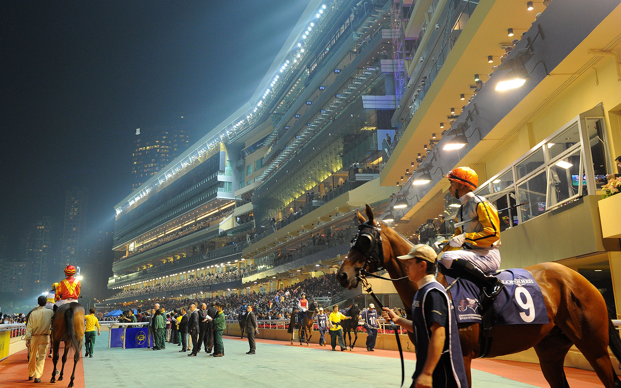 Happy Valley Racecourse - The Week in Pictures: December 8-December 14 ...