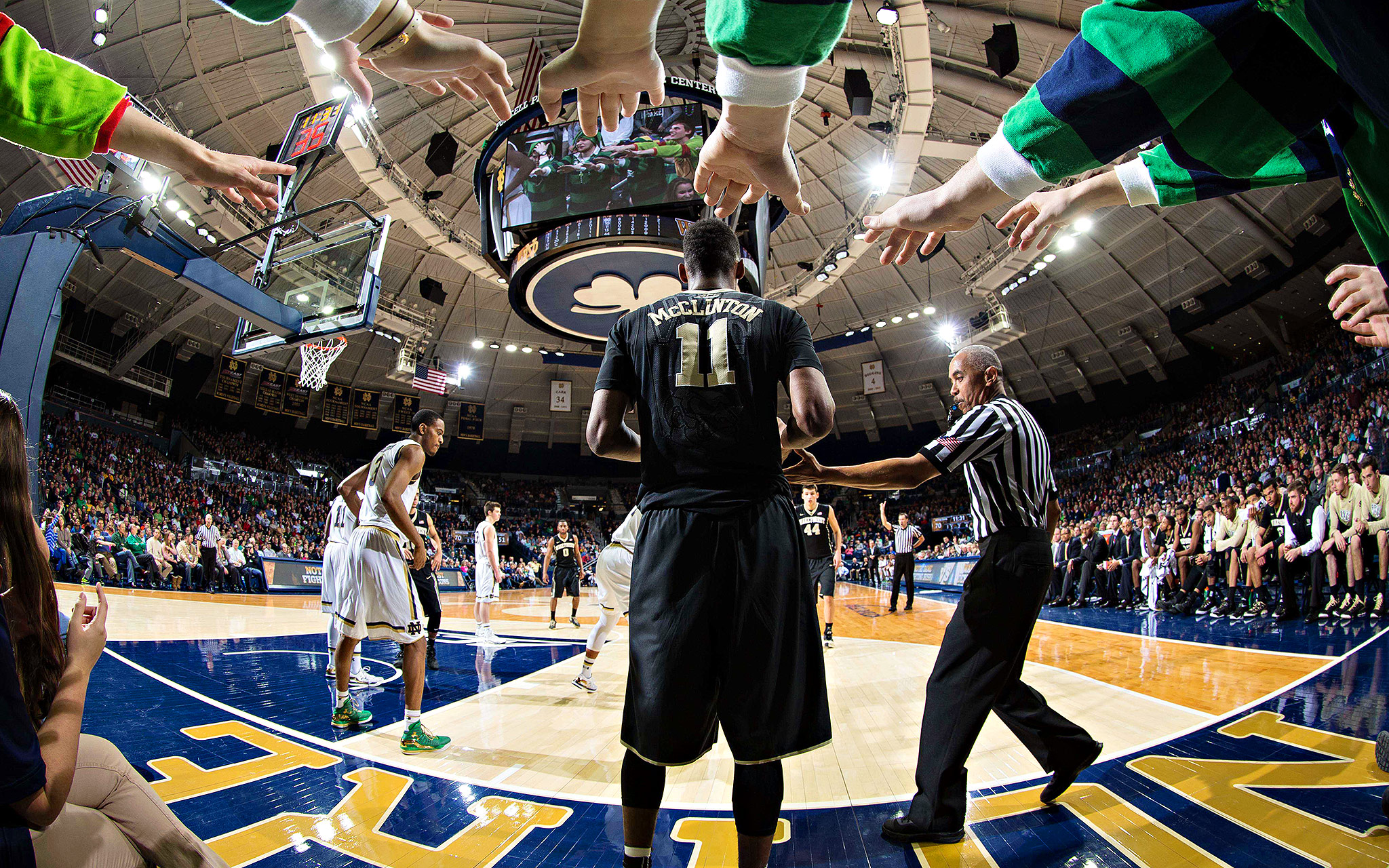 Notre Dame - The Week in Pictures: February 16 - February 22, 2015 - ESPN