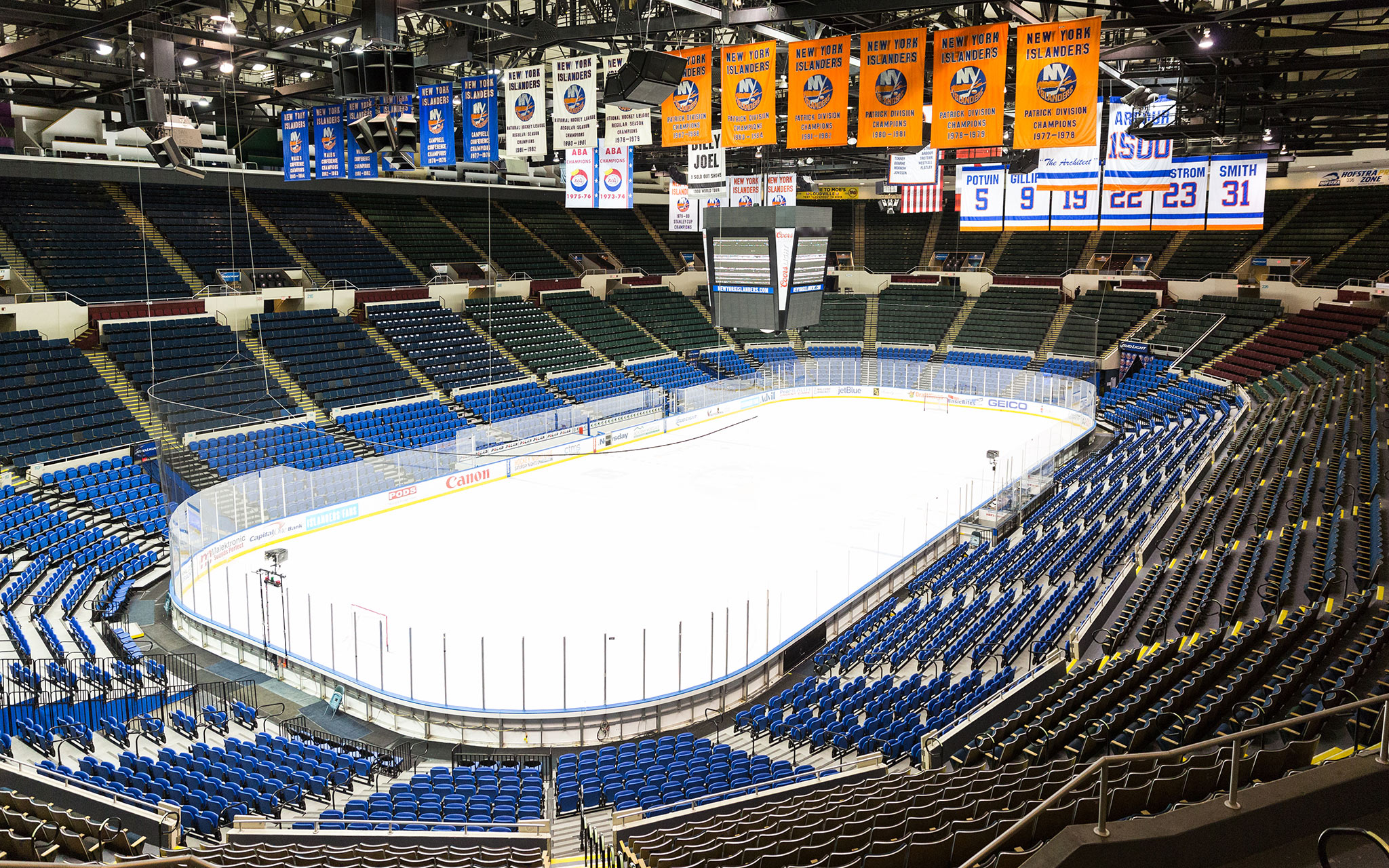 Empty nest - The Final Regular-Season Game At Nassau Coliseum - ESPN