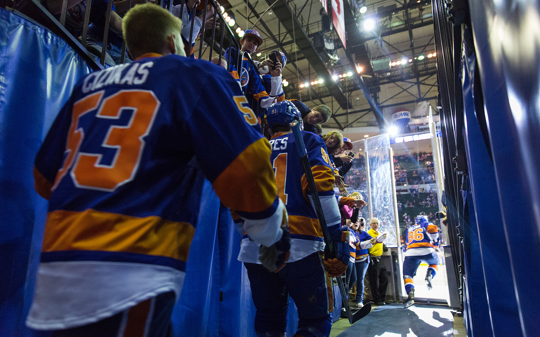 Heroes, welcome - The Final Regular-Season Game At Nassau Coliseum - ESPN