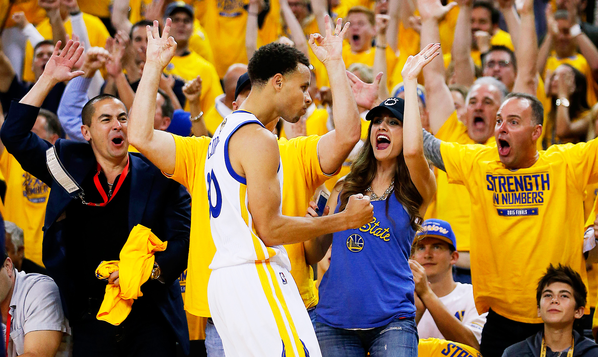 Curry in the clutch - The NBA Finals - Game 1 - ESPN
