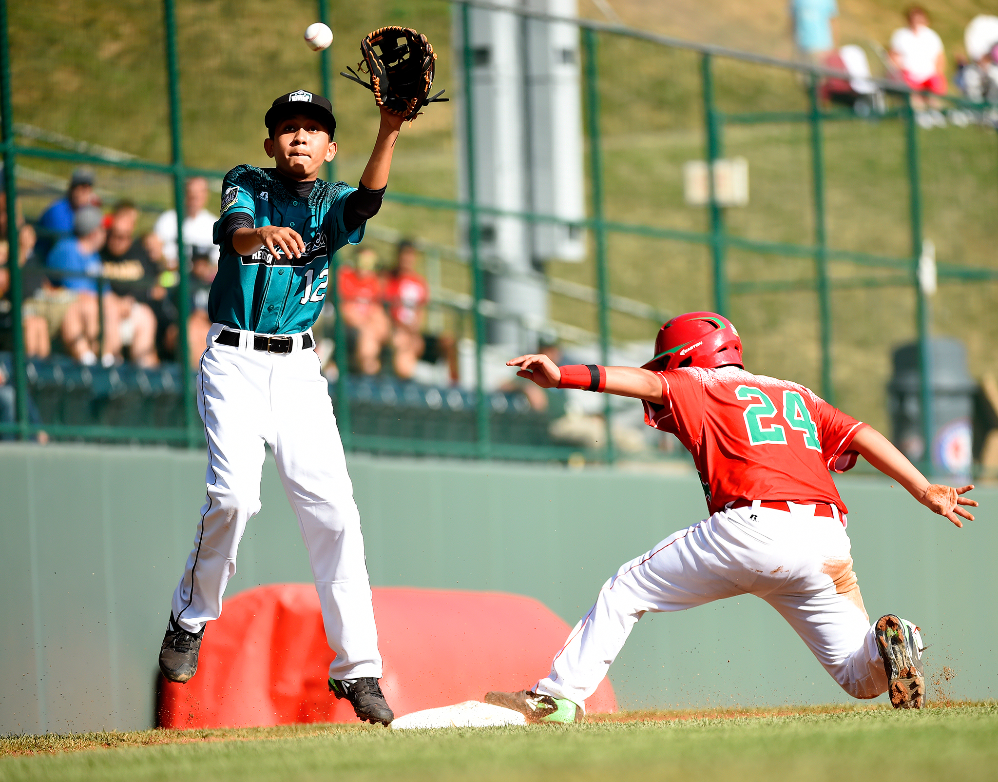 Moving on up - Little League World Series Photos Of The Day - ESPN