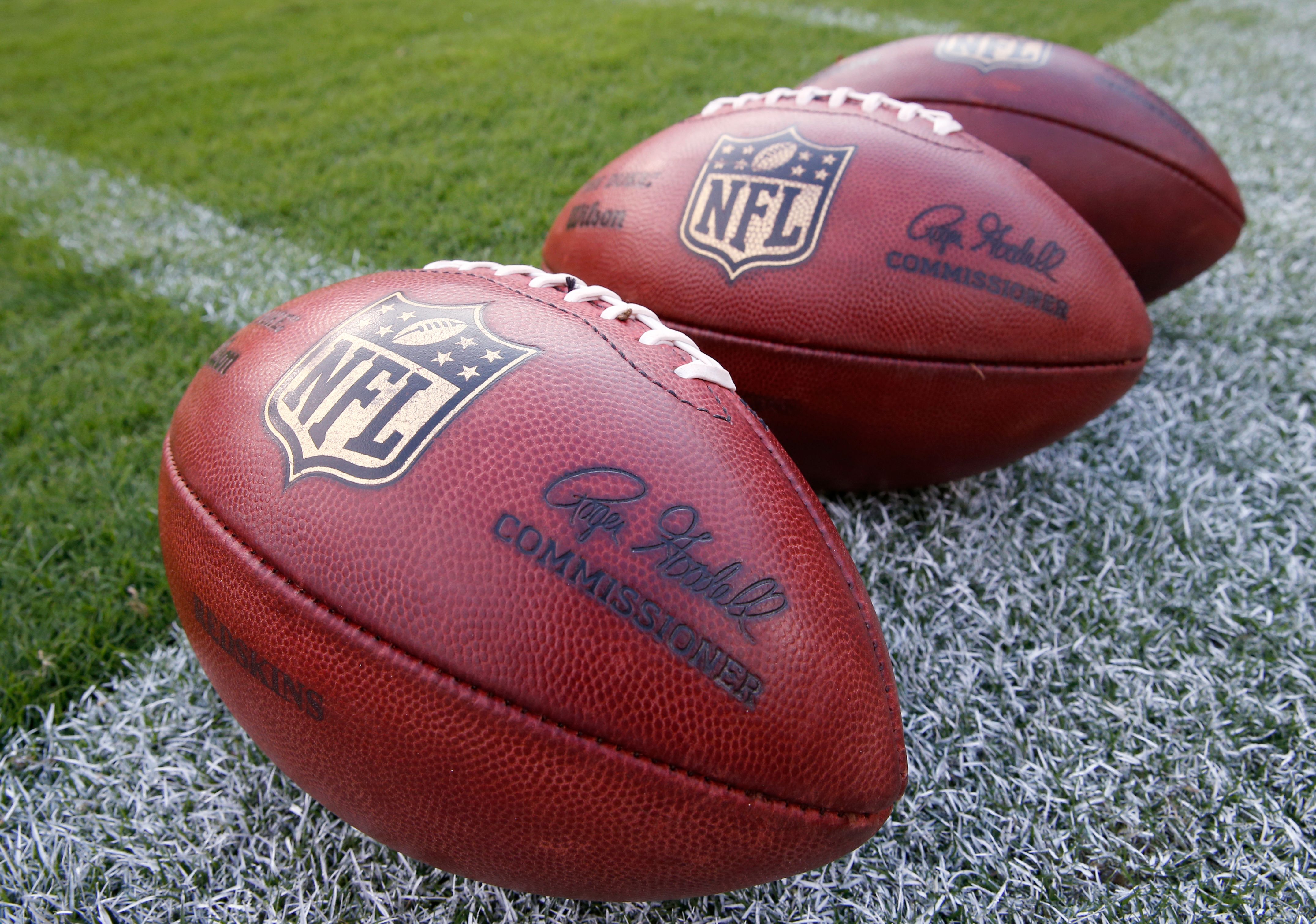 NFL Footballs - Photos: Best of NFL preseason Week 4 - ESPN