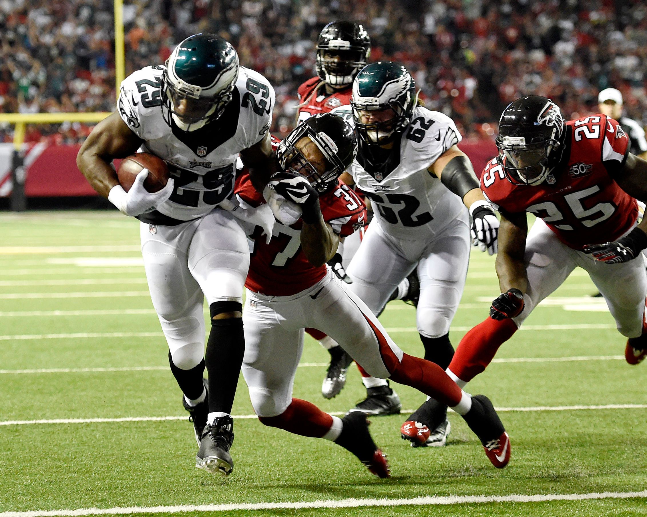 DeMarco Murray - Photos: Eagles vs. Falcons - ESPN