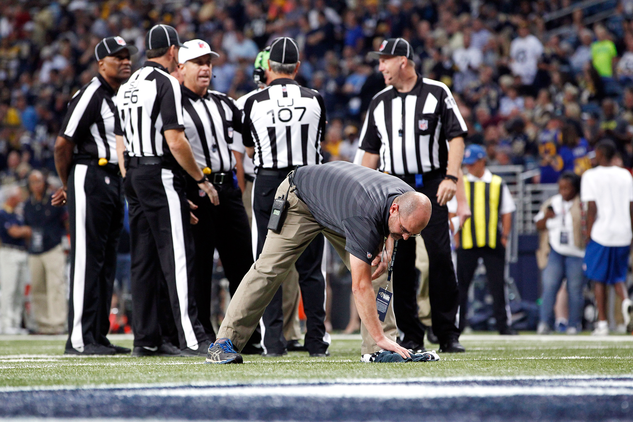 Turf Damaged - Best NFL Photos from Week 3 - ESPN