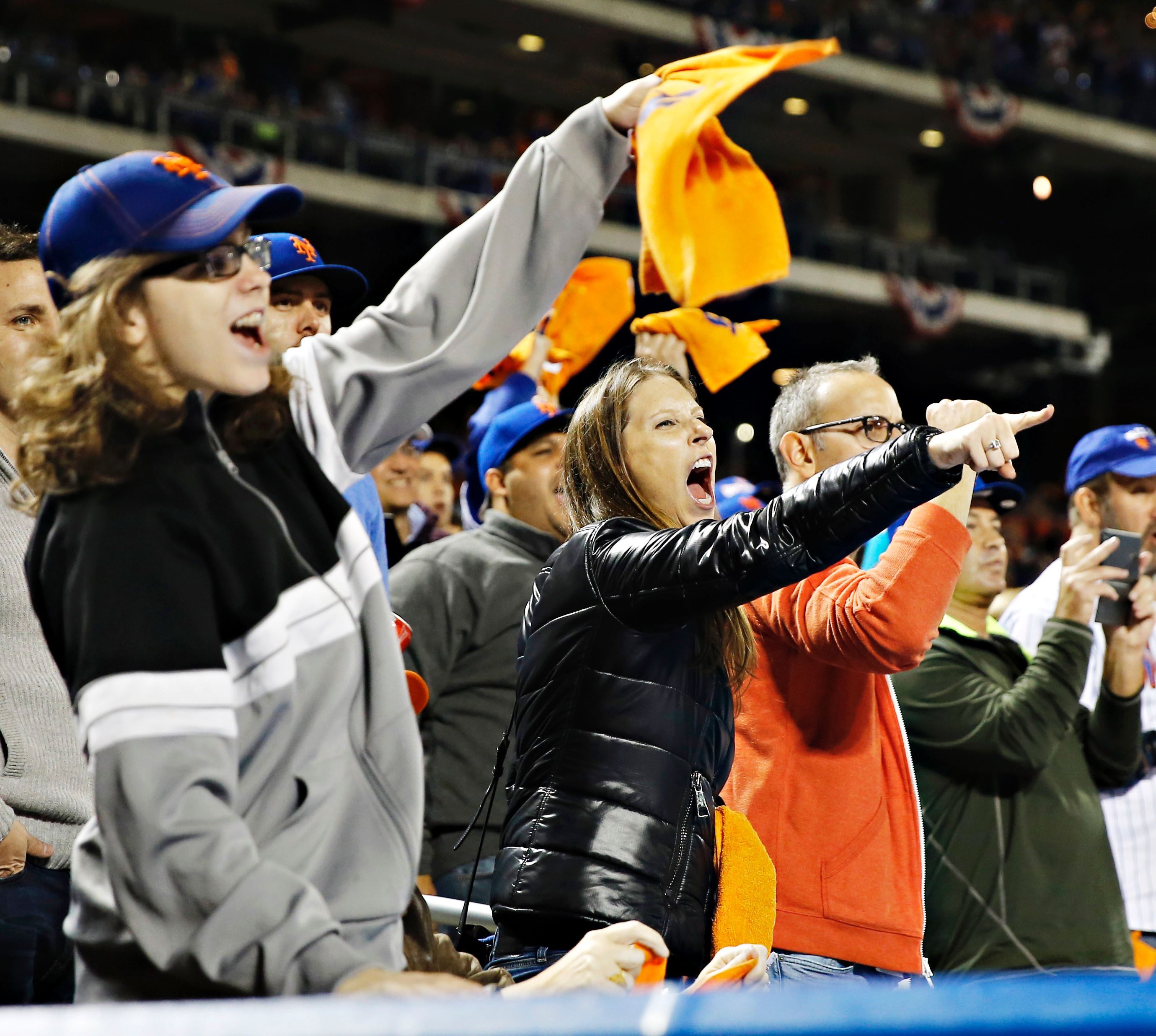 Mets fans - Photos: World Series Game 5 - ESPN