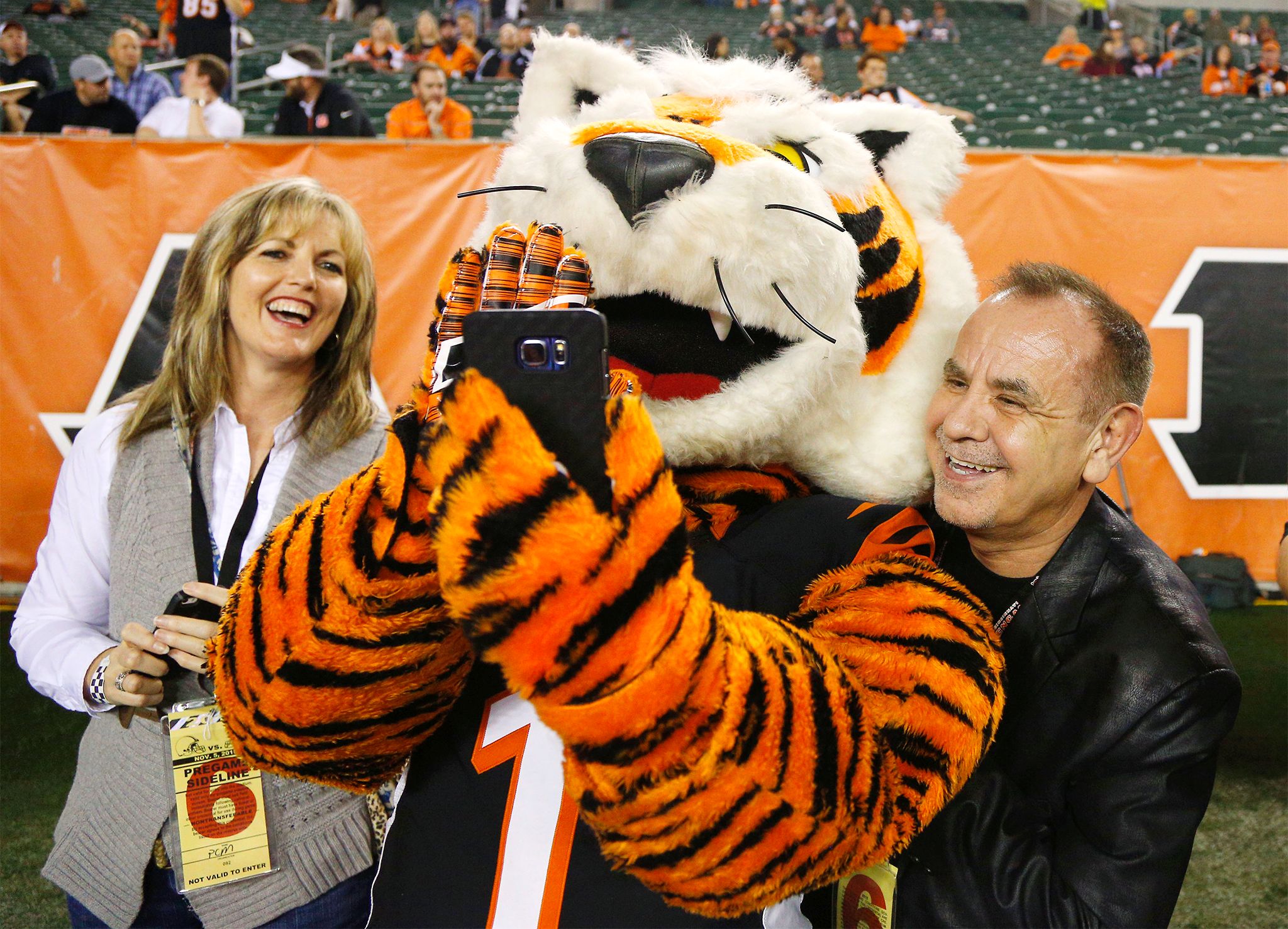 Cincinnati Bengals mascot - Photos: Browns vs. Bengals - ESPN