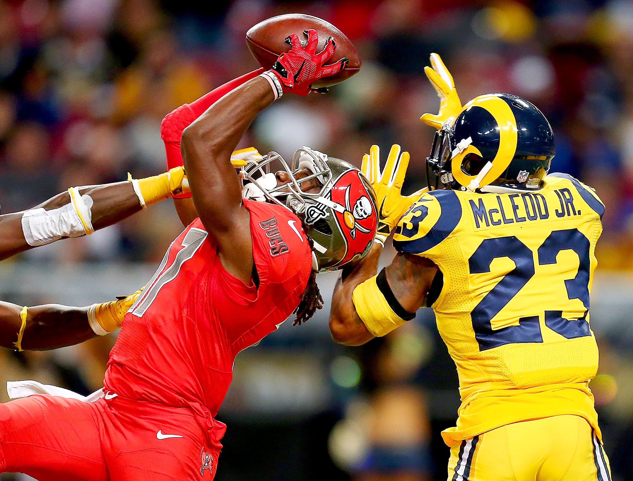Donteea Dye, Rodney McLeod - Photos: Buccaneers vs. Rams - ESPN