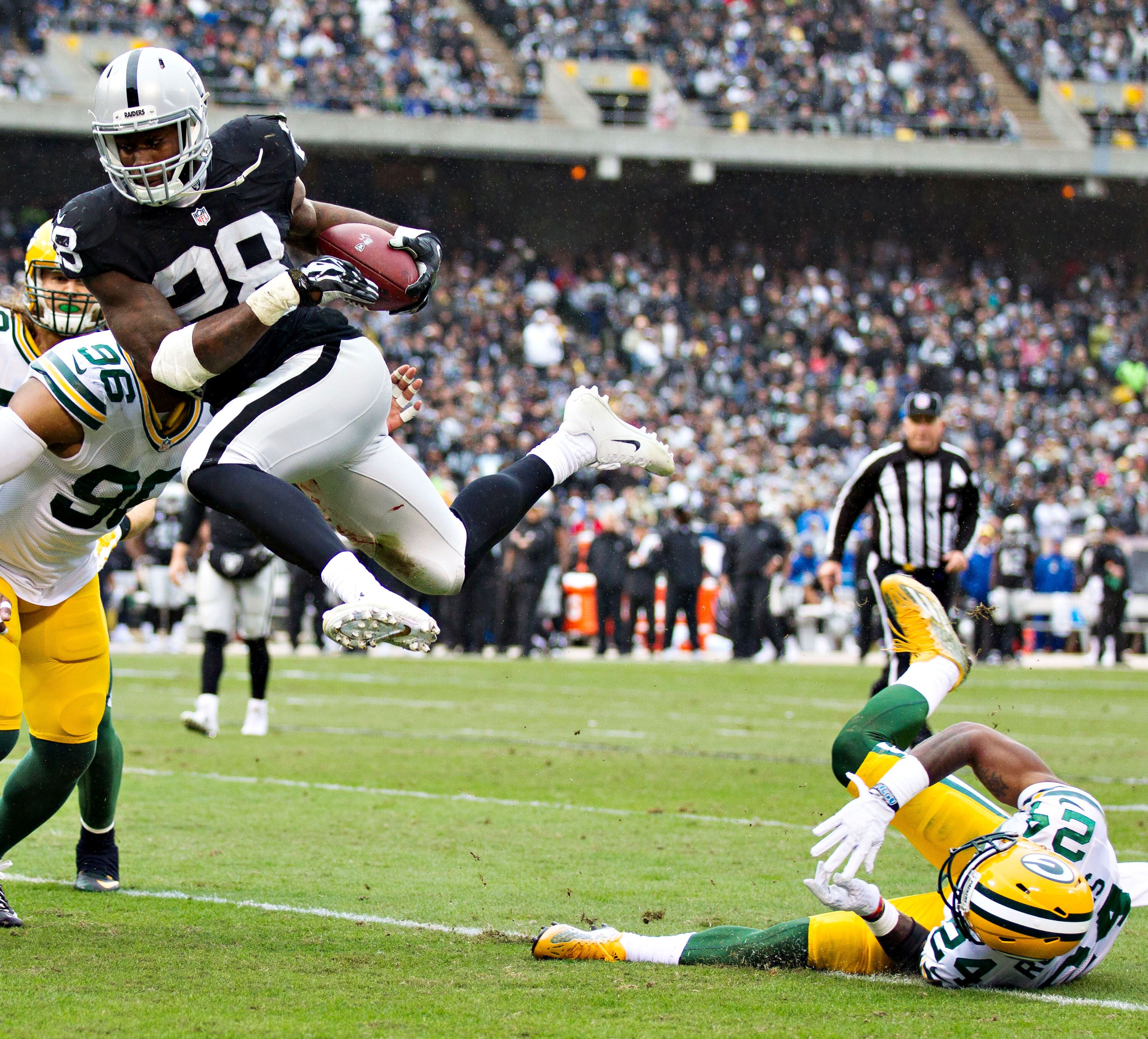 Latavius Murray - Photos: Packers vs. Raiders - ESPN