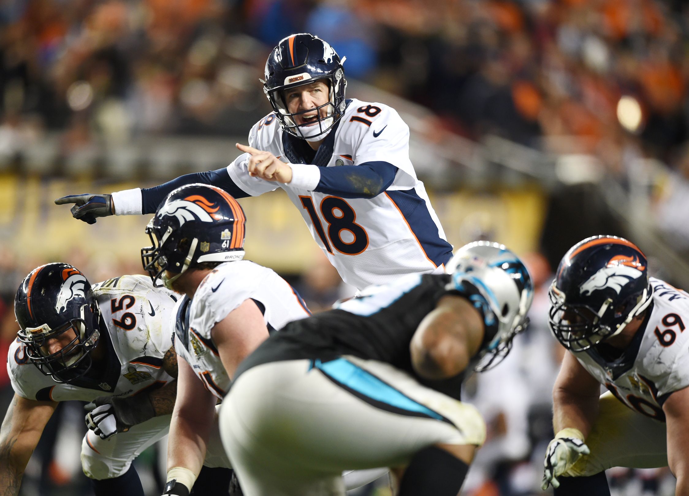 Directing traffic - Super Bowl 50 in Pictures - ESPN