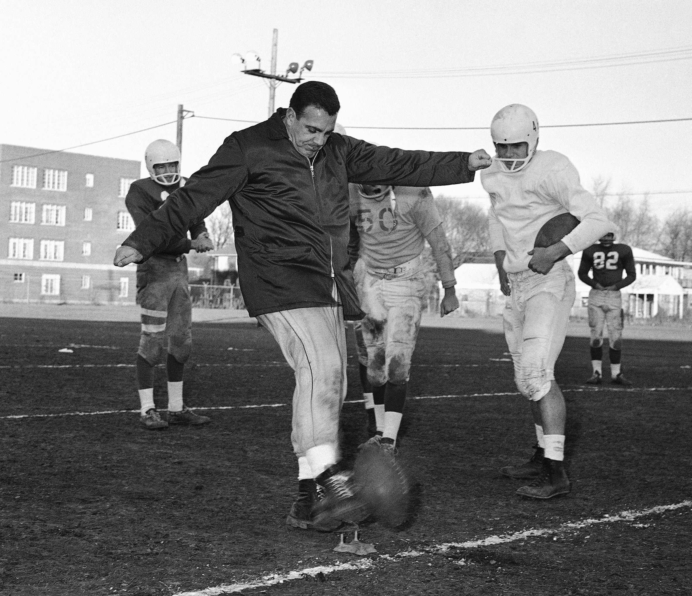 Ara Parseghian - Photos: Ara Parseghian Career Retrospective - ESPN