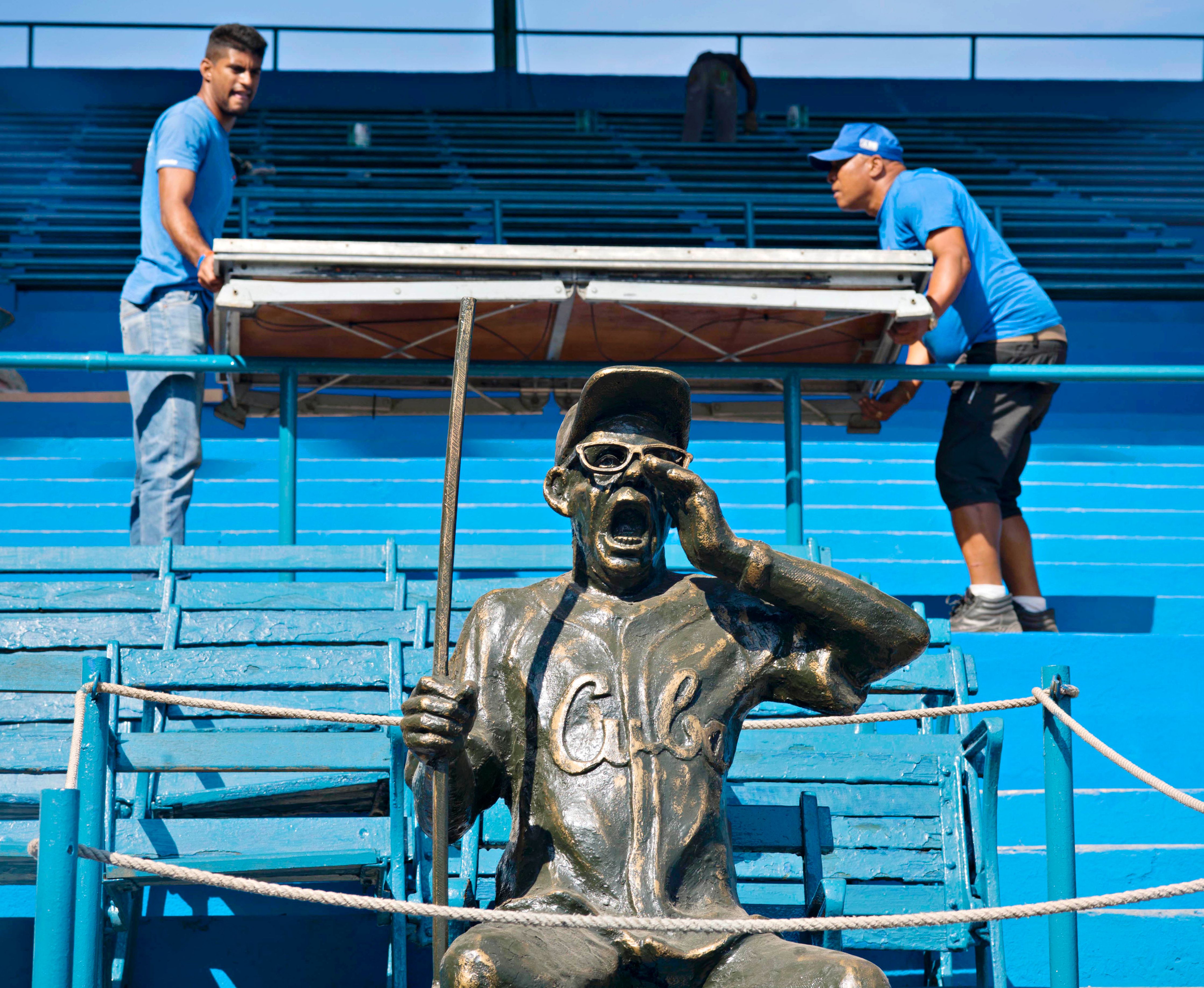Armando Luis Torres Torres Statue - Photos: The Rays play the Cuban ...