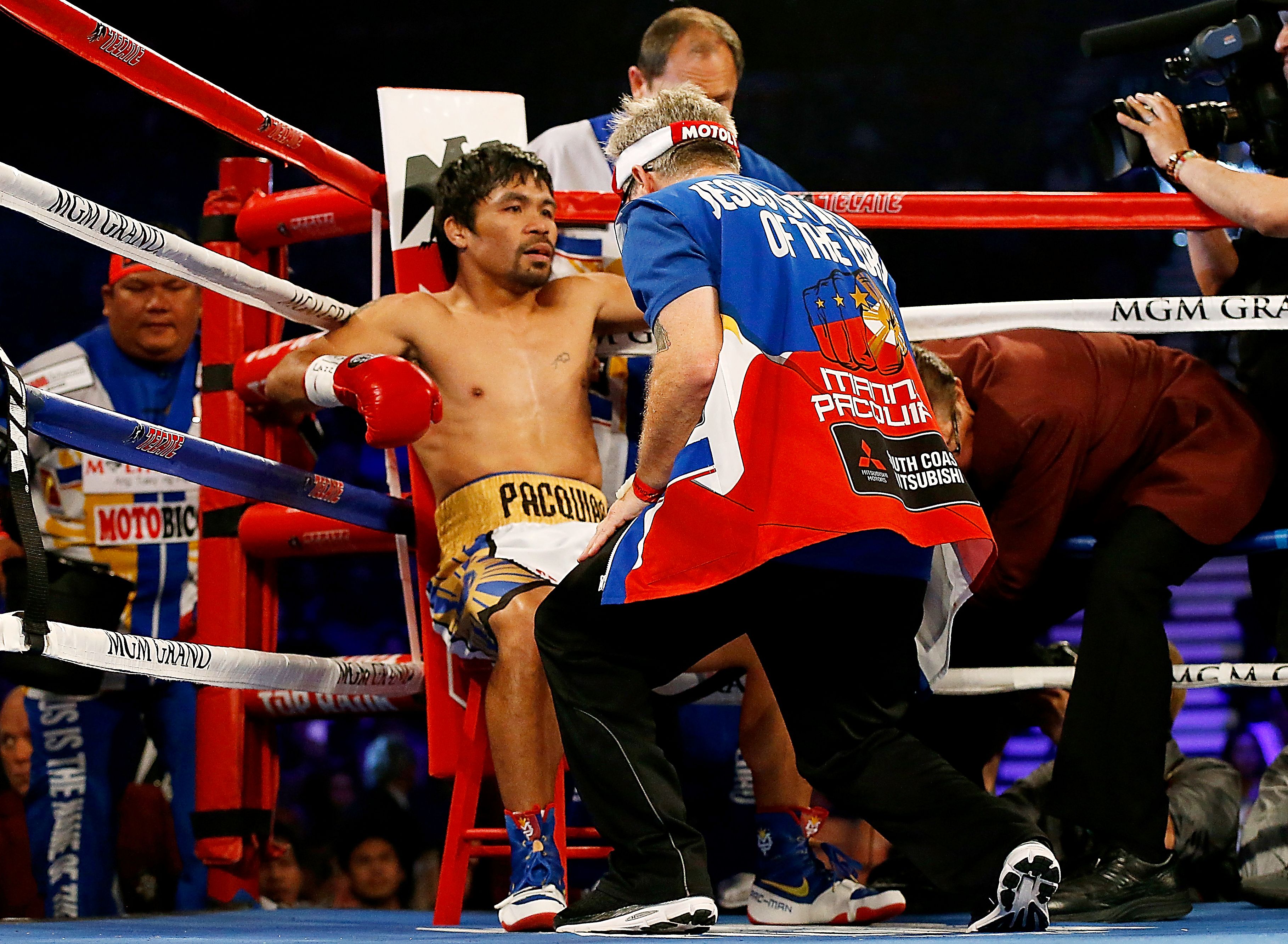 Voice of instruction - Photos: Manny Pacquiao vs Timothy Bradley Jr - ESPN