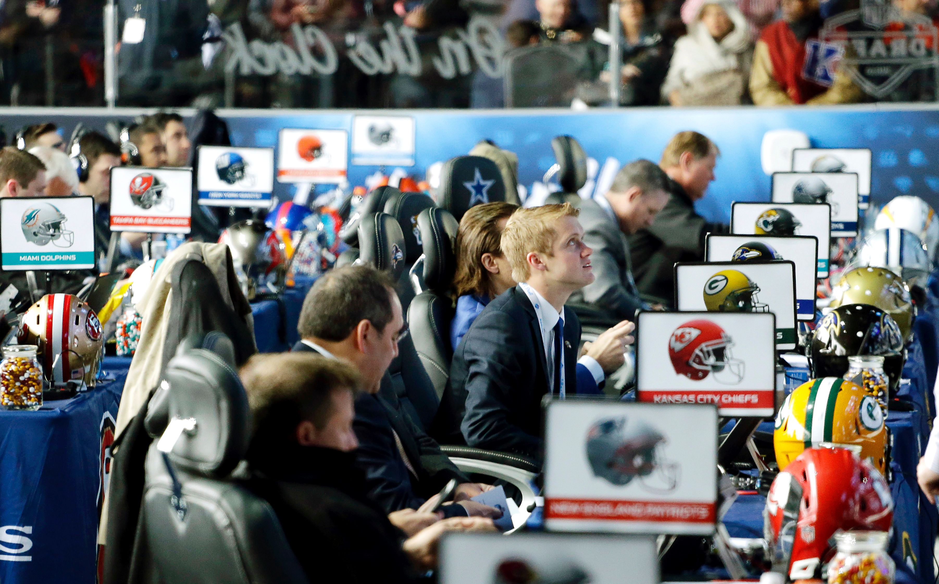 NFL Teams - The 2016 NFL Draft in Pictures - ESPN