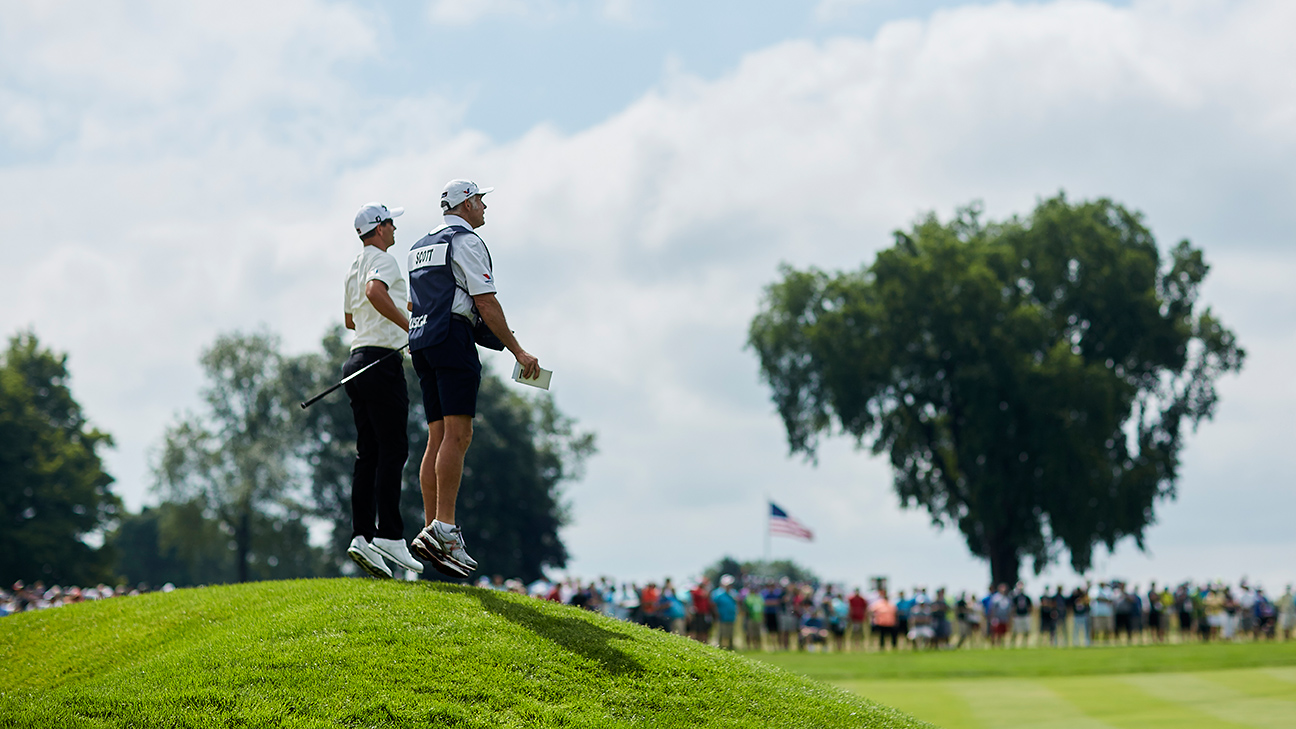 Battling Oakmont during US Open Golf Championship