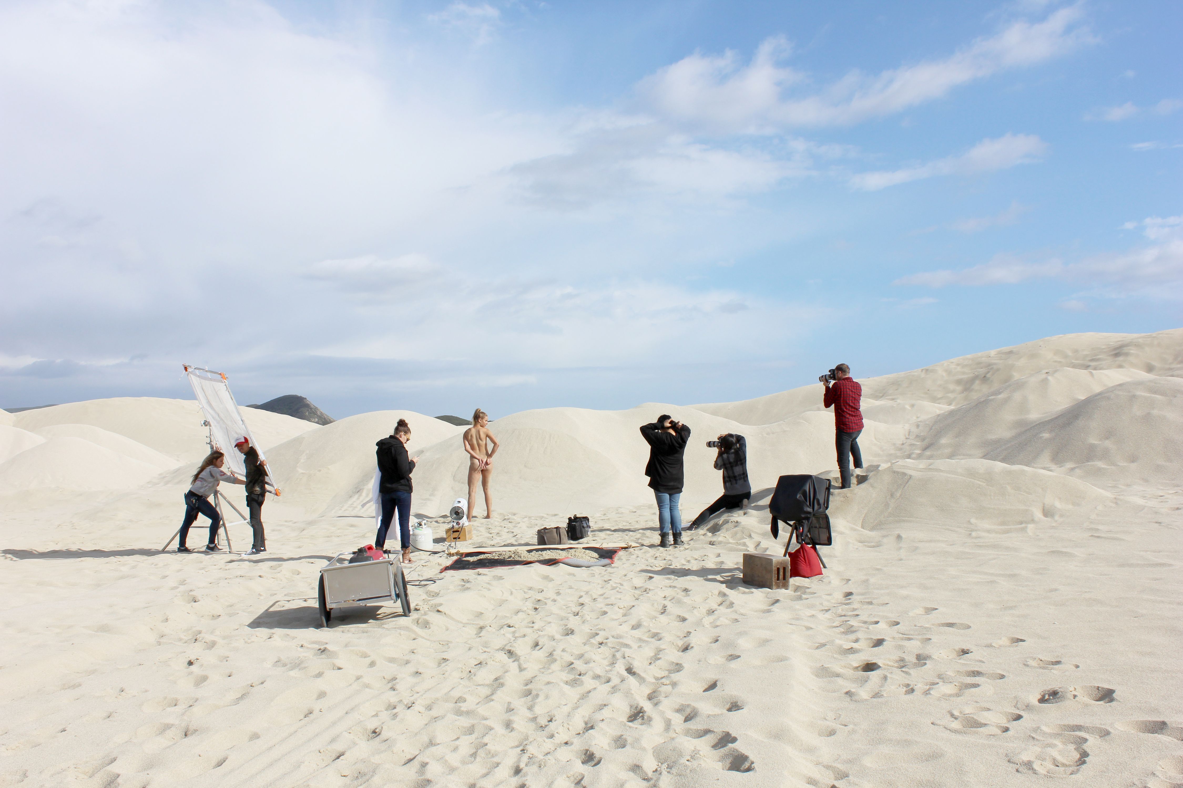 Among the dunes - Body Issue 2016: April Ross Behind the Scenes - espnW