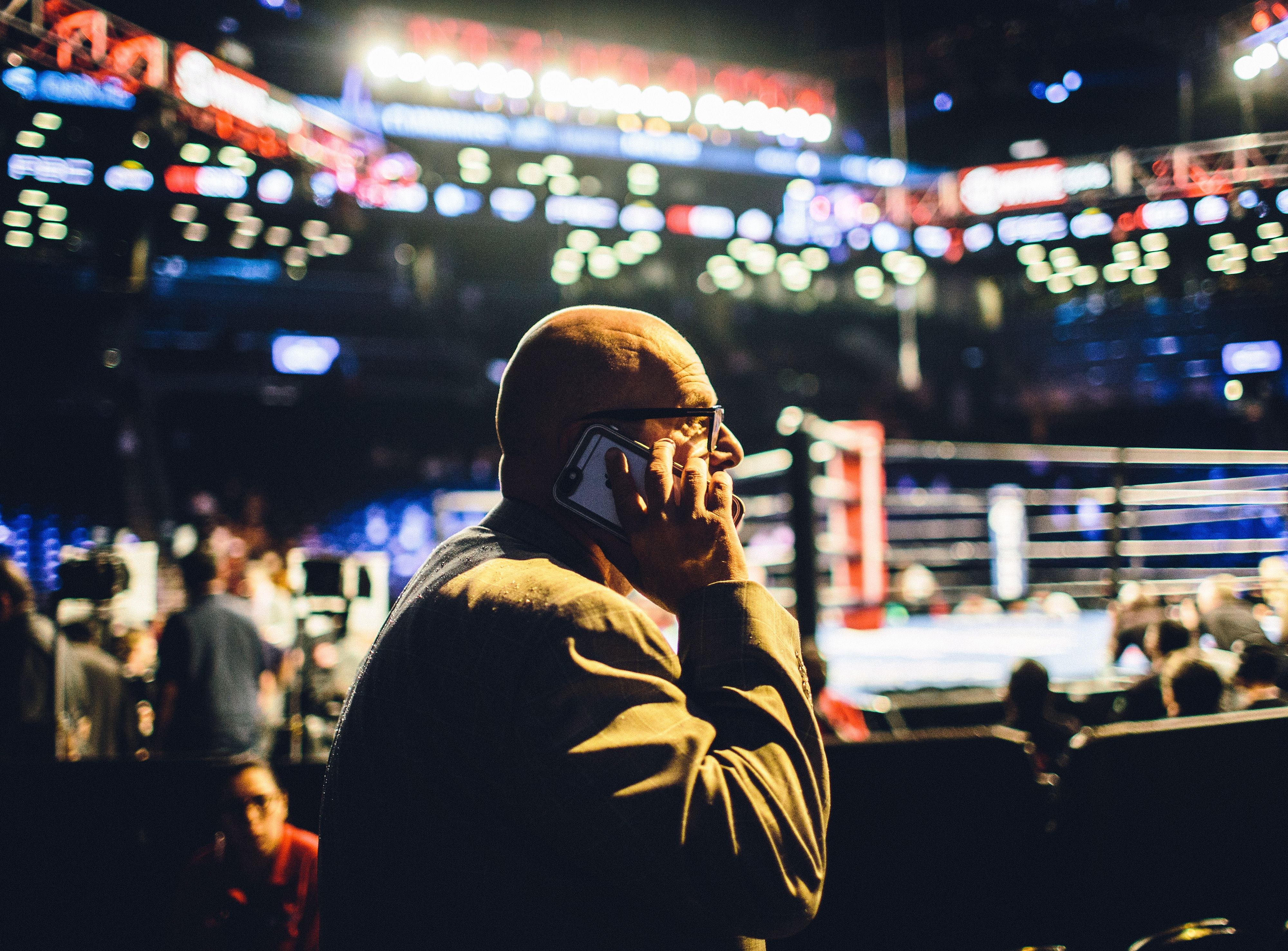 Multitasking - A day in the life of boxing promoter Lou DiBella - ESPN