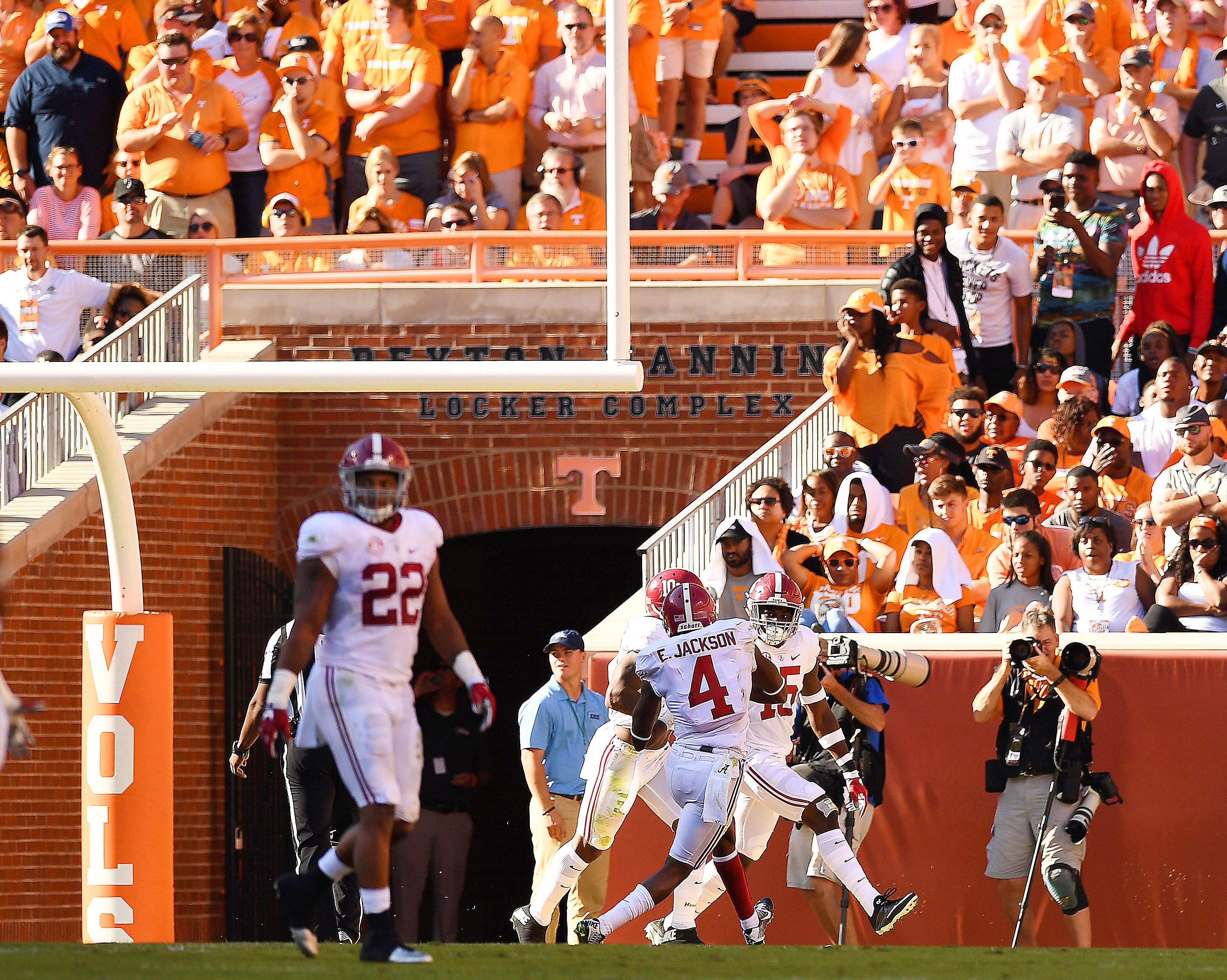 Pick-six for Alabama - Photos: Alabama vs. Tennessee - ESPN