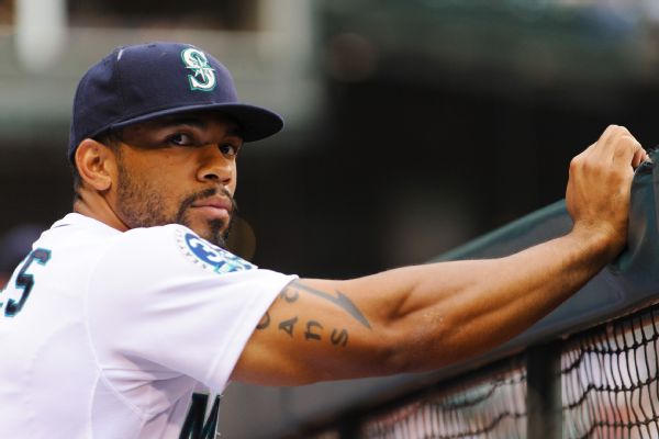 Brewers sign Eric Thames to 3-year deal - ABC7 New York