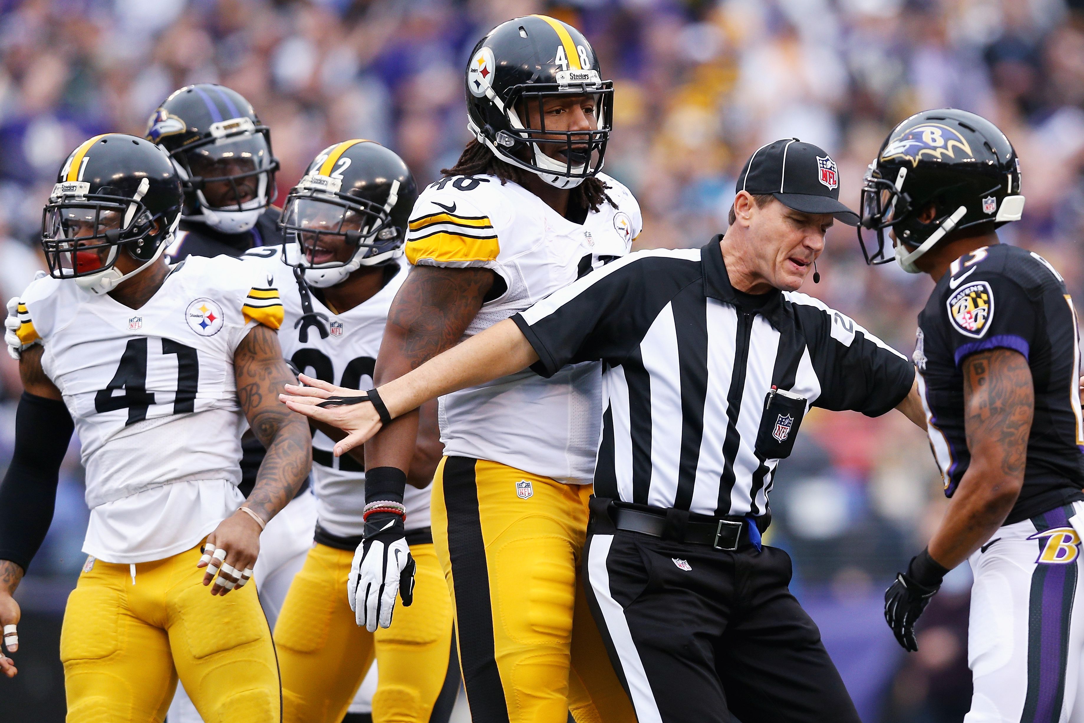 Bud Dupree separated from Chris Givens - Photos: Steelers vs. Ravens - ESPN