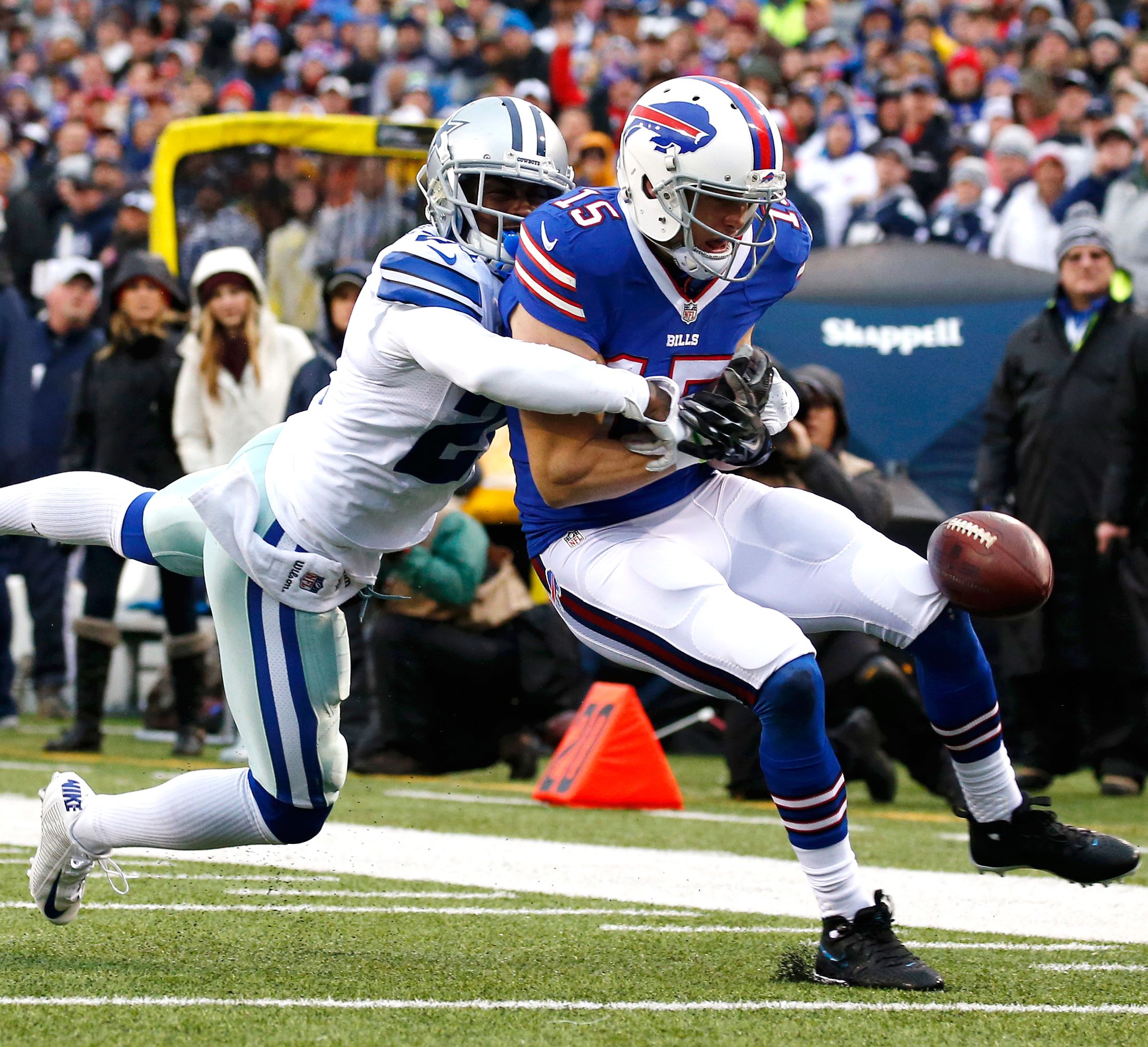 Terrance Mitchell - Best NFL Photos from Week 16 - ESPN