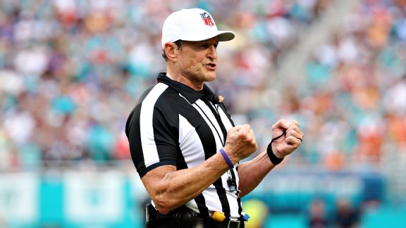 ESPN.com - Is that Ed Hochuli's twin in College Football Playoff ...