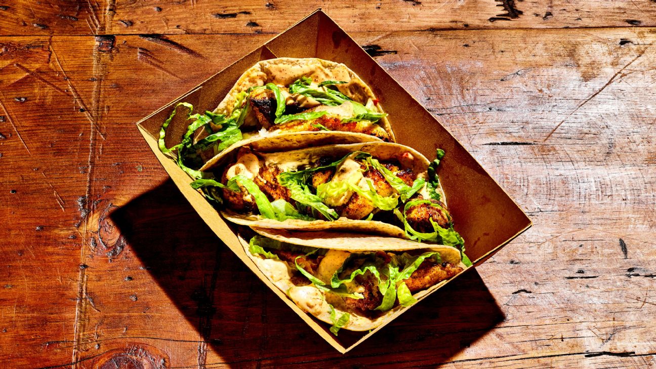 Blackened Catfish Po'boy Tacos