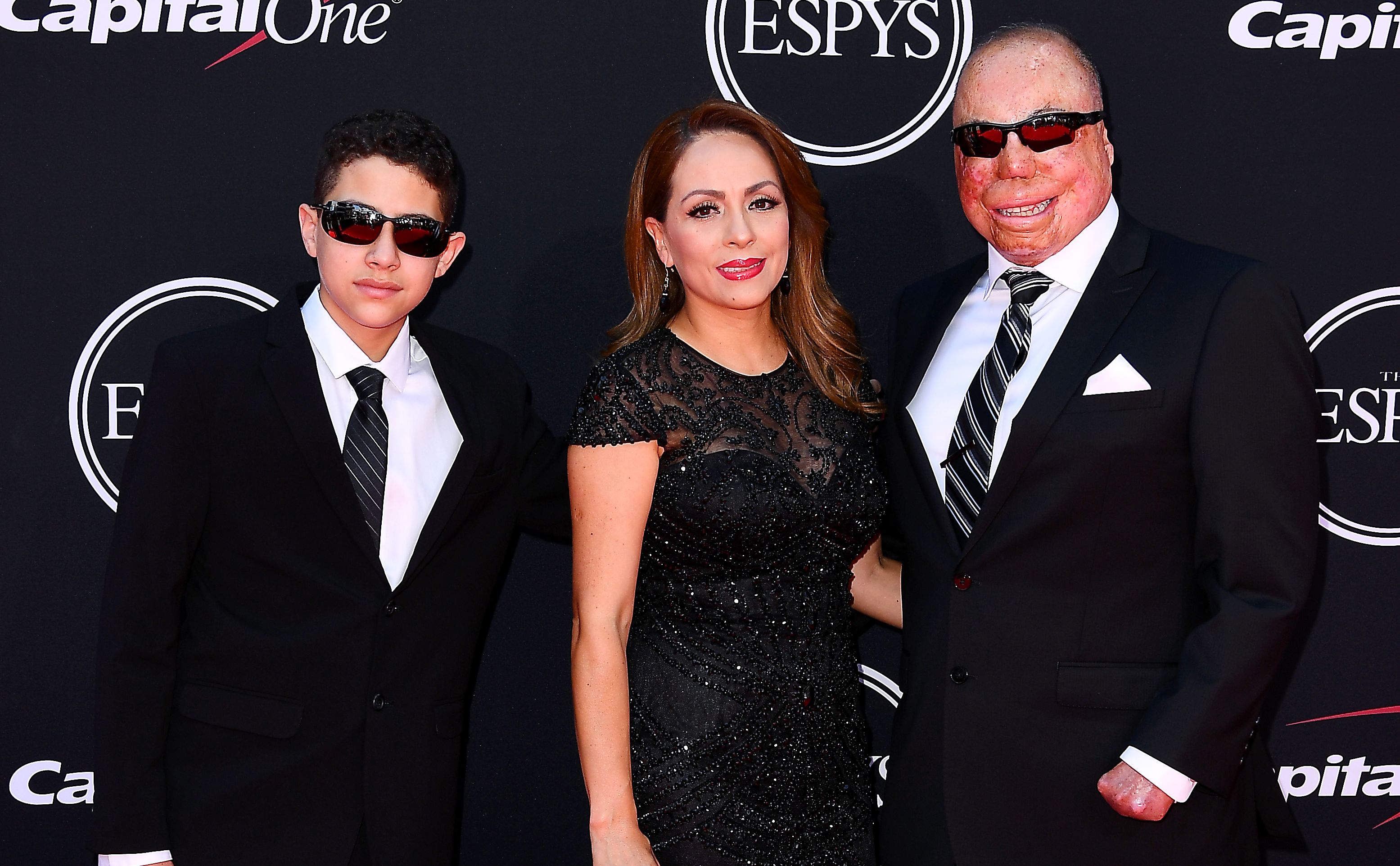 Israel Del Toro and family - 2017 ESPYS Red Carpet - ESPN