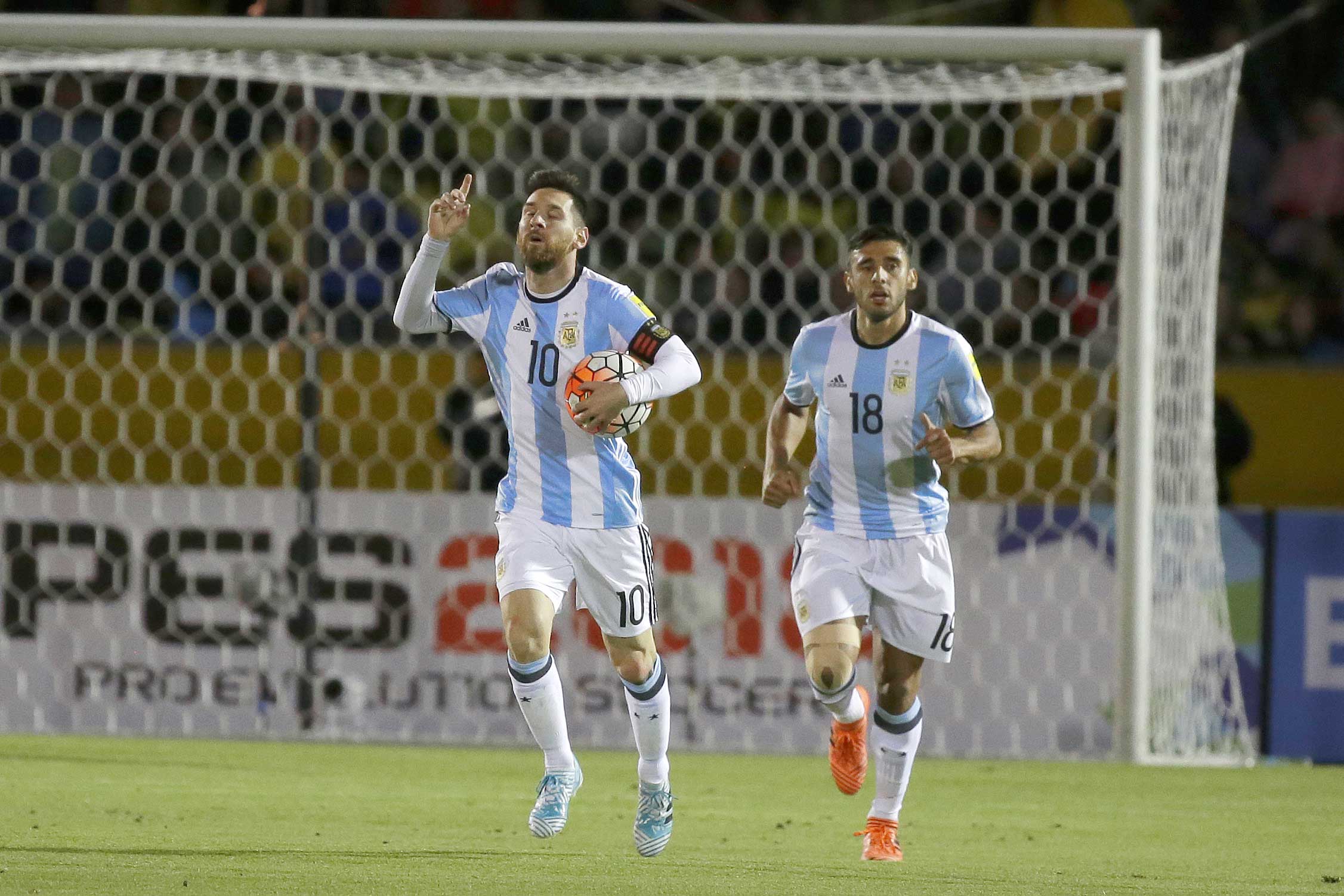 Messi the 'Messi'ah - ESPN's week in pictures - U-17 World Cup takes ...