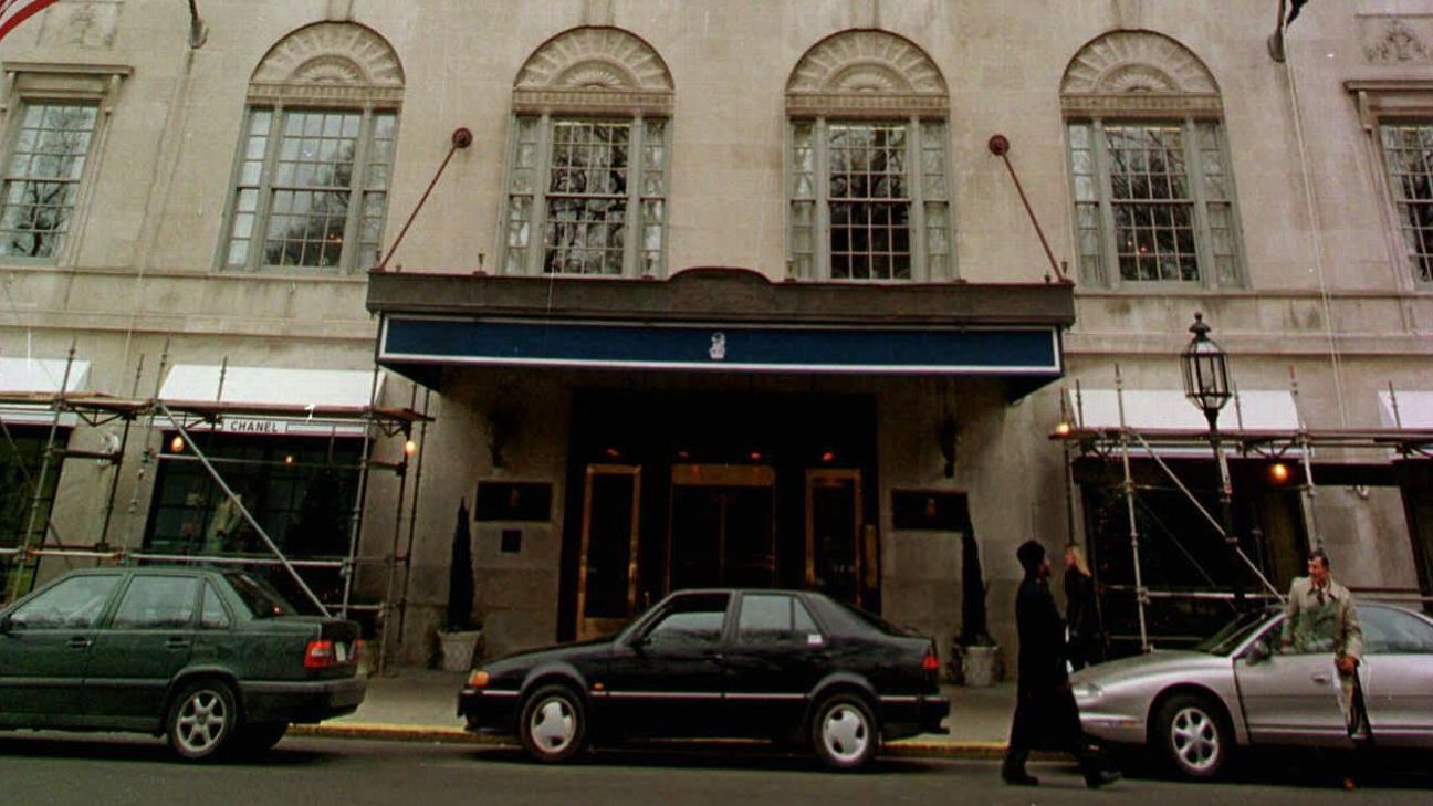 Boston union calls Yankees 'scabs' for crossing hotel picket line ...