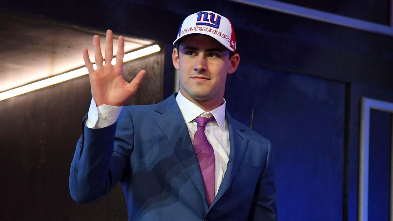 Giants QB Jones focusing on offense, not critics - ABC7 New York