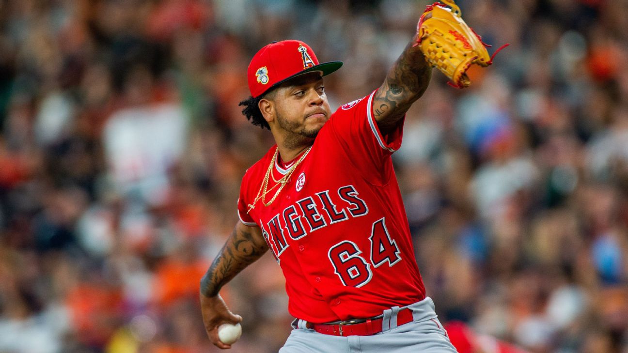 Angels' Pena sprains knee, carried off field in 2nd - ABC7 Los Angeles