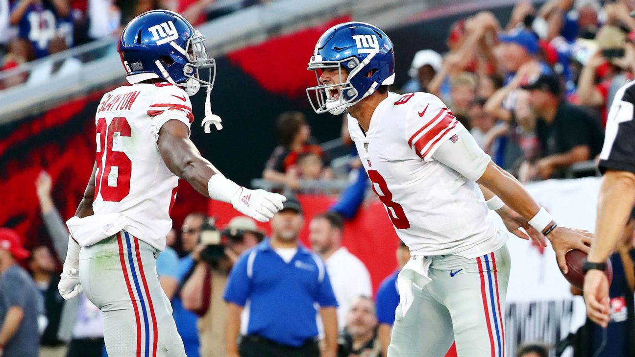 Sources: Giants' Daniel Jones leading teammates in Texas throwing ...