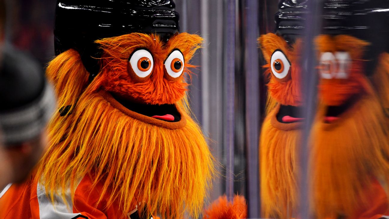 Gritty fulfills a Philadelphia Flyers fan's request by throwing a cake ...