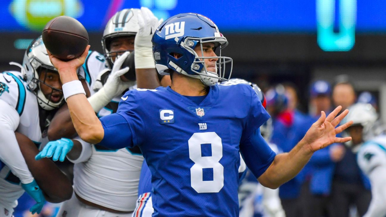 Giants' Daniel Jones makes leaping, one-handed catch to spark touchdown ...