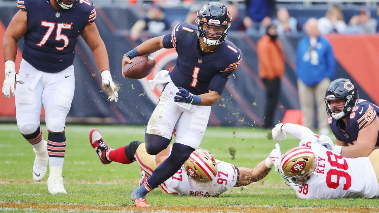 Bears QB Justin Fields evades multiple 49ers in sensational 22-yard ...