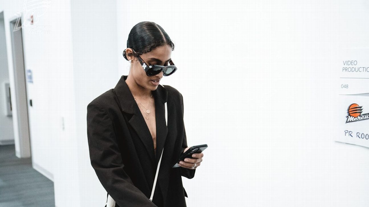 Skylar Diggins-Smith the latest WNBA player to show off stylish pregame ...