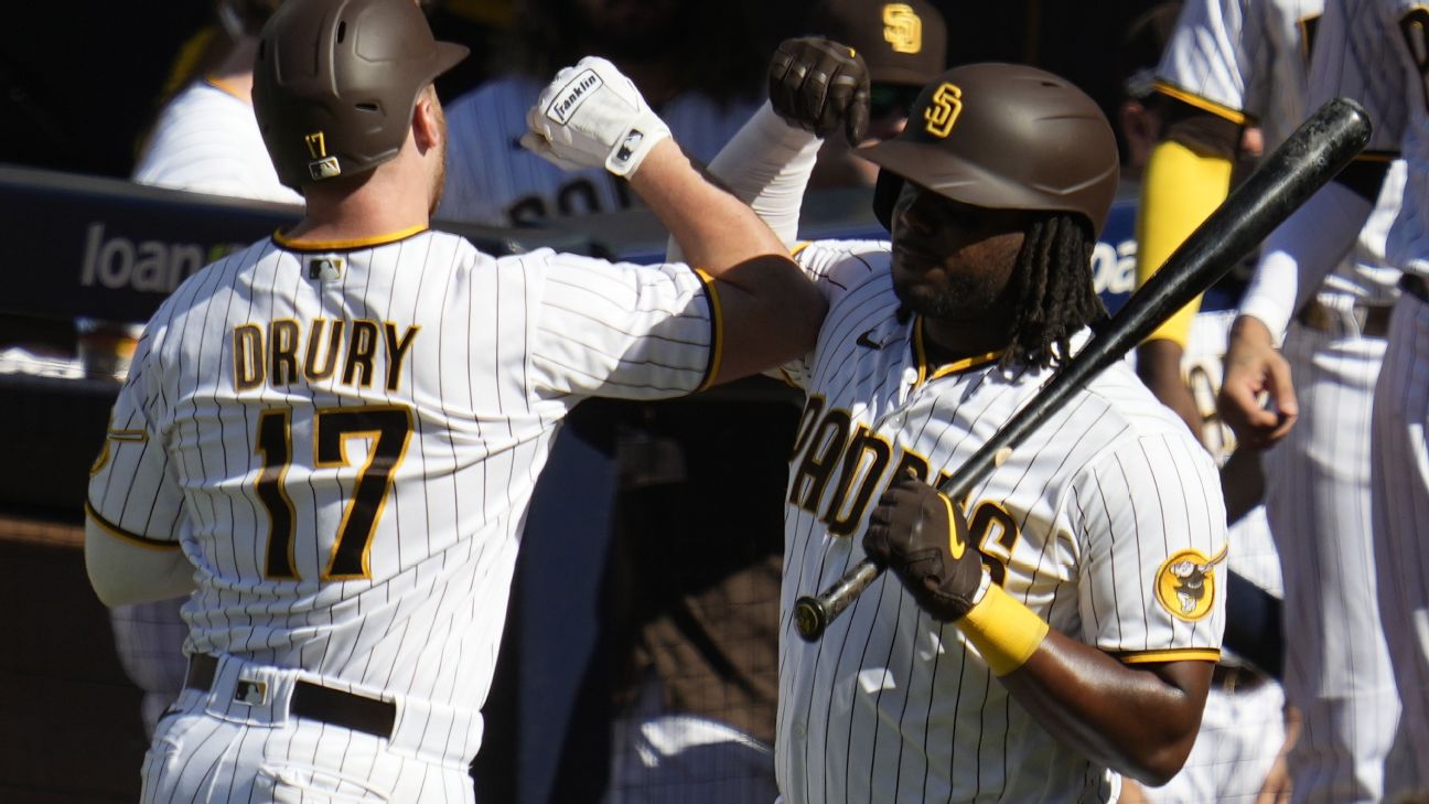 Padres' bats come alive in Game 2 comeback win to even NLCS - ABC30 Fresno