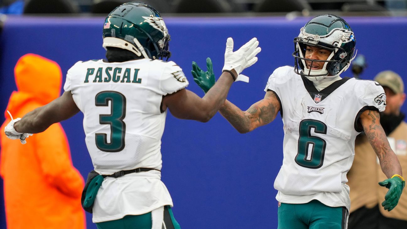 Jalen Hurts tosses two touchdown passes within minutes to give Eagles ...