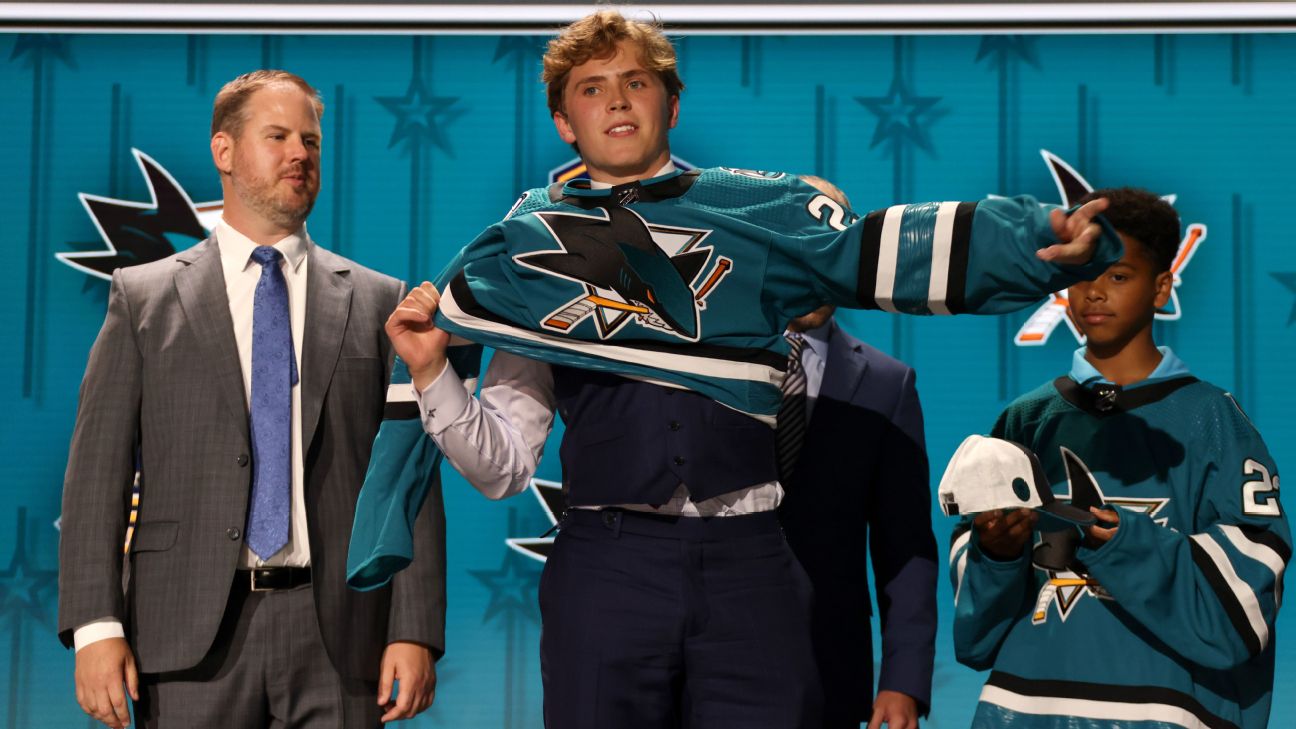 Will Smith, No. 4 overall pick in NHL draft, signs with Sharks - ABC7 ...