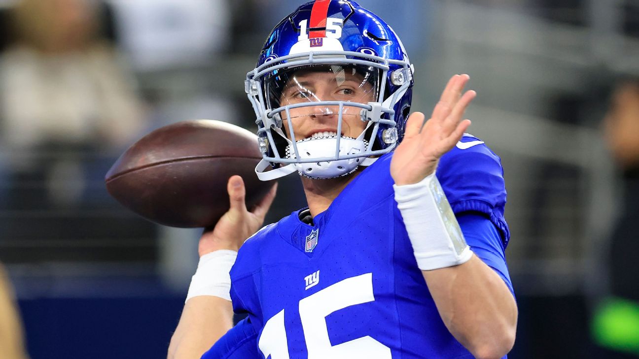 Giants QB Tommy DeVito hosts New Jersey autograph signing - ABC7 New York