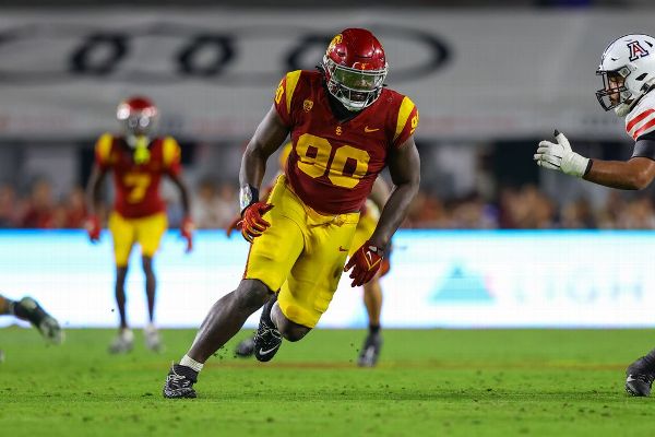 Bear Alexander denies he's portal-bound, says he will stay at USC ...