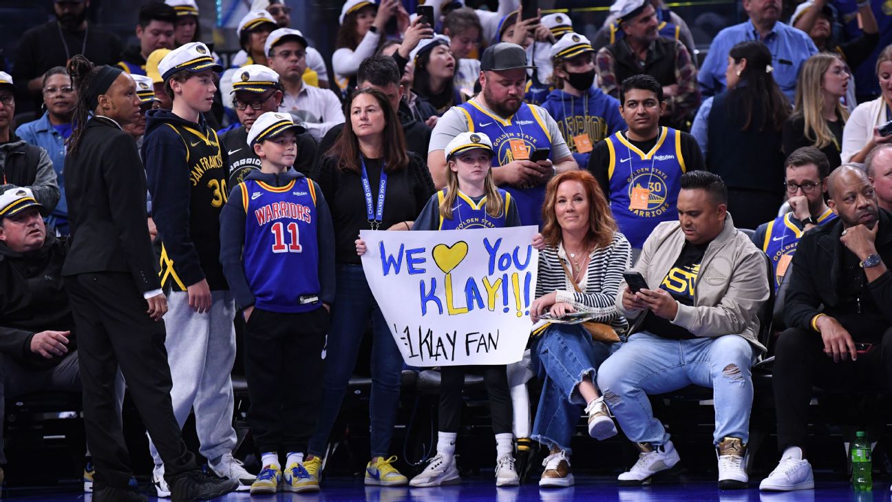 Klay Thompson receives emotional reception in return to Chase Center ...