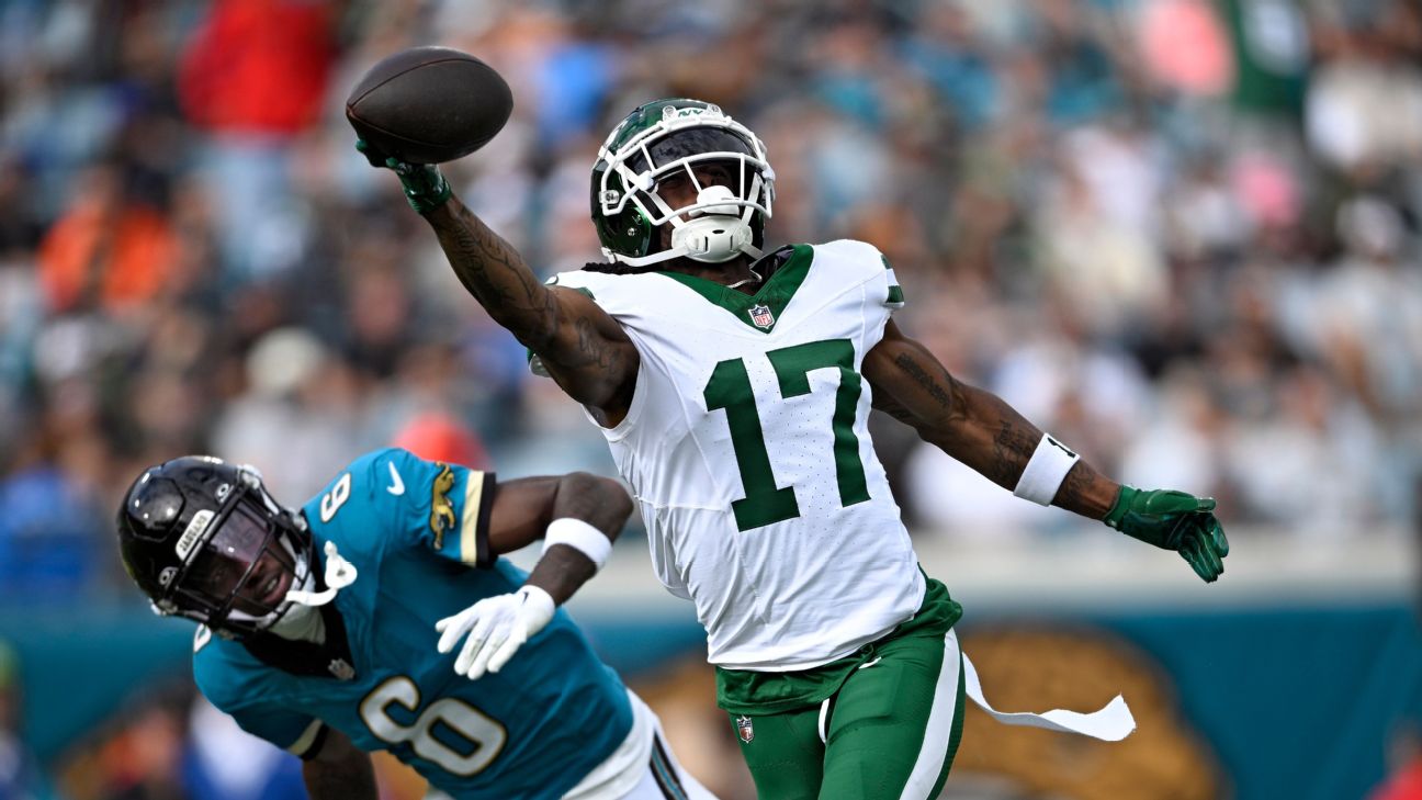 Jets continue overhaul, release WR Davante Adams - ABC7 New York