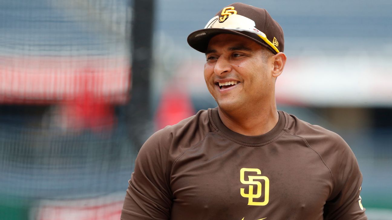 Mariners, Donovan Solano finalize $3.5M, 1-year contract - ABC30 Fresno