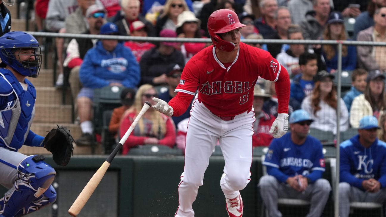 Rockies sign former No. 1 pick Mickey Moniak to 1-year deal - ABC7 Los ...