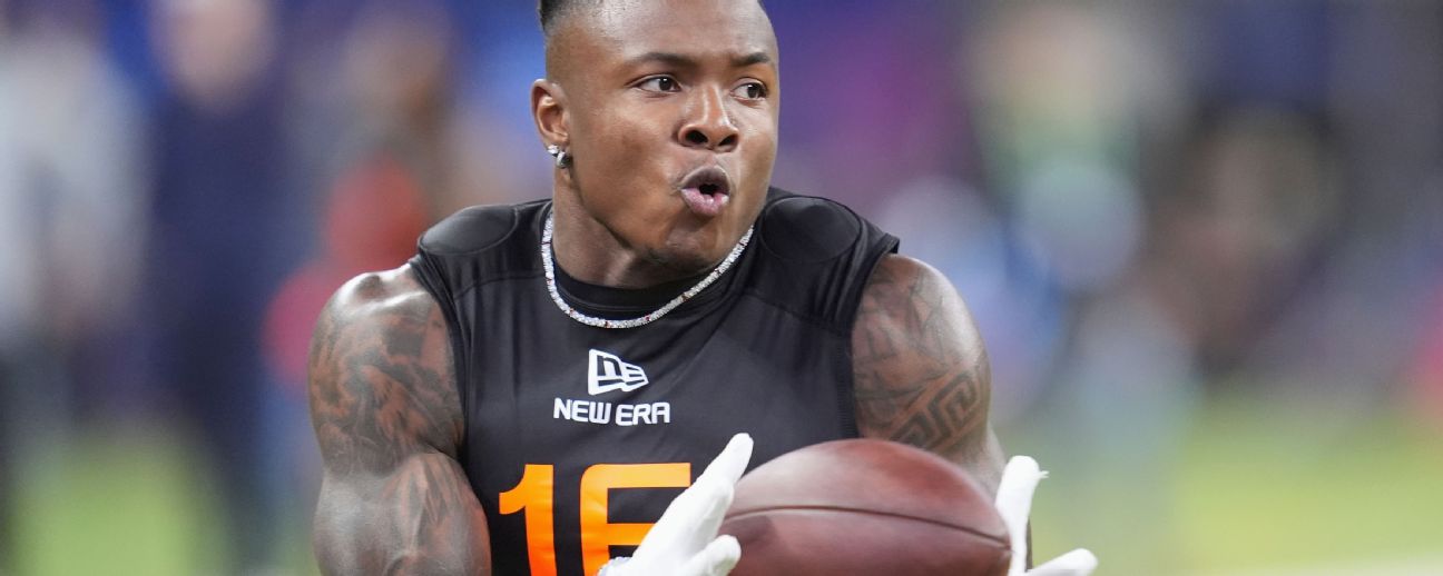Jeff Maehl Tattoos Danny Watkins Leads Eagles' Final Round Of Cuts