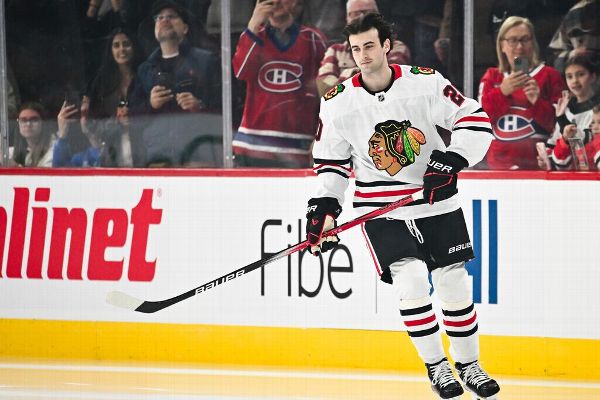 Blackhawks prospect Ryan Greene makes NHL debut - ABC7 Chicago